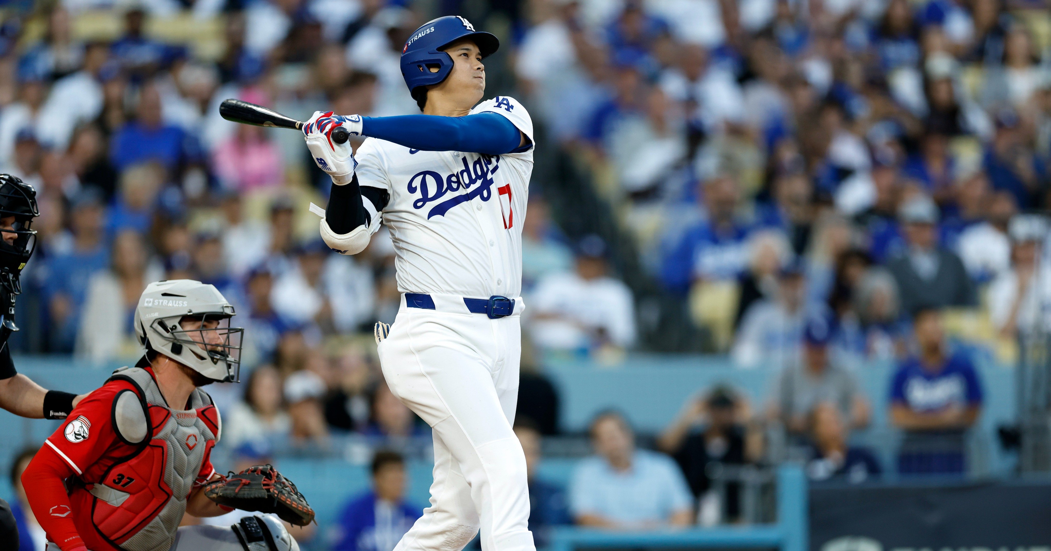 「金属音のような打球音が5階席まで」大谷翔平衝撃のHRからドジャースがレッズ撃破も…現地のNHK解説者が「挑戦者の気持ちが必要」と見る理由（2／4） - MLB - Number Web - ナンバー