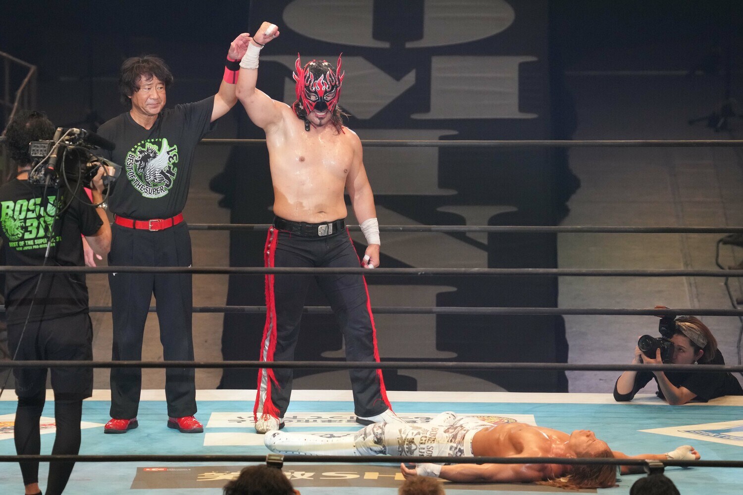 悲願のBOSJ優勝翌日に男色ディーノと“生尻披露”…エル・デスペラードのプロレスはなぜ自由なのか？「みんなに好かれようなんて思ってない」 - プロレス - Number Web - ナンバー