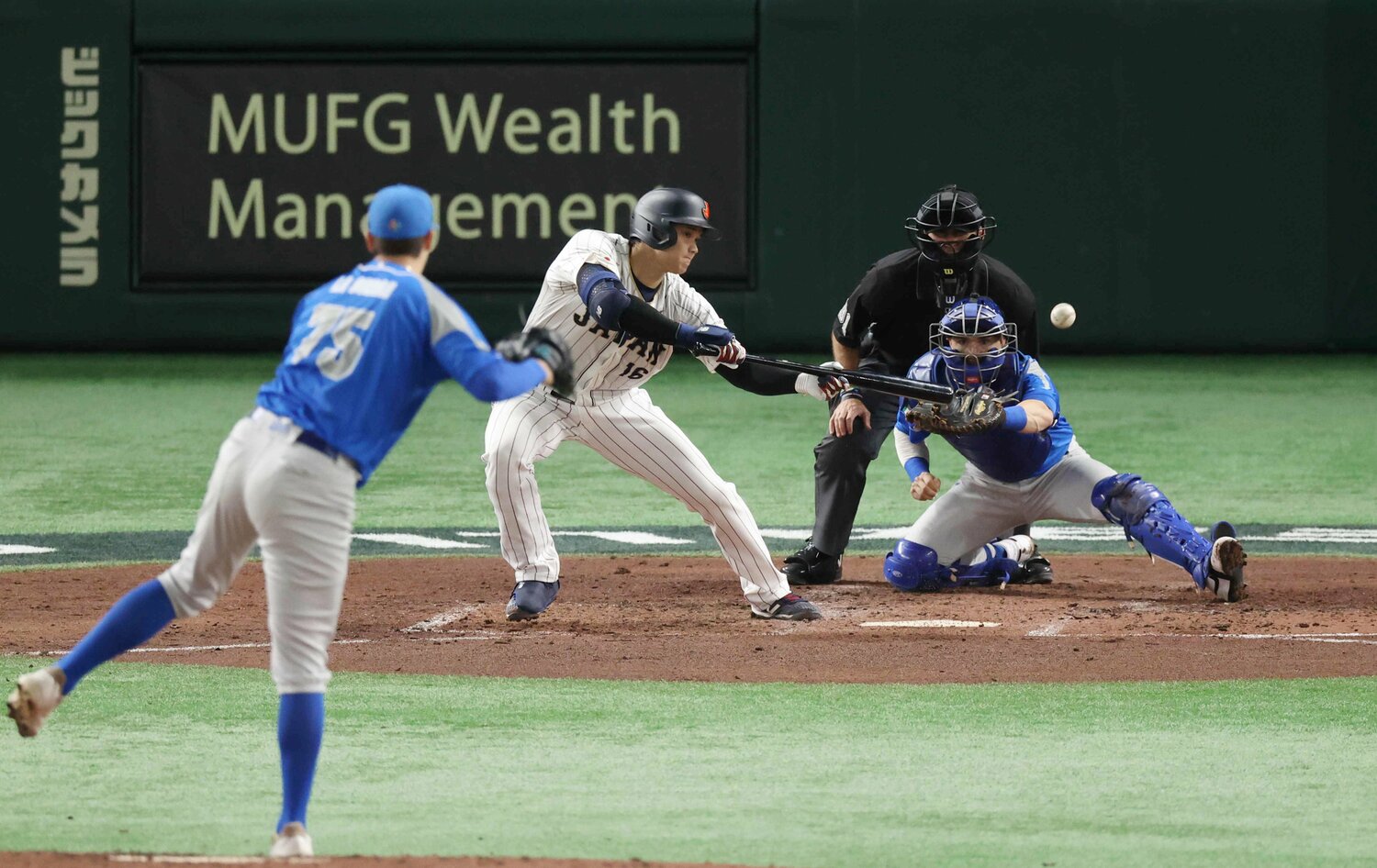「日本のプロ野球を…なめるなよ…」WBCは“世界甲子園”だ…大谷翔平もヌートバーもスゴいけど、“NPBファンが喜んだ”巨人4番・岡本和真の3ラン - 侍ジャパン | プロ野球 - Number ...