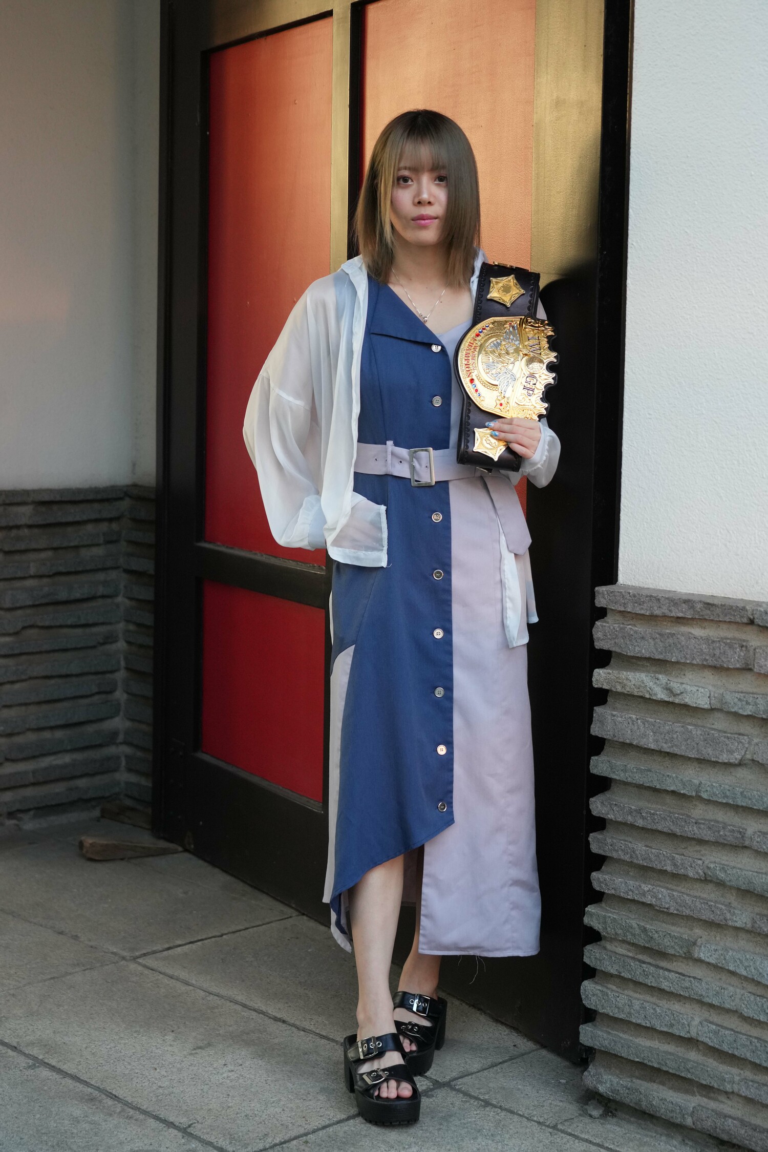 「せっかくベルトを巻いたのに」IWGP女子王者・岩谷麻優30歳の葛藤…“スターダムのアイコン”がホンネで語る「映画化と結婚願望」《特別グラビア》 - プロレス - Number Web - ナンバー