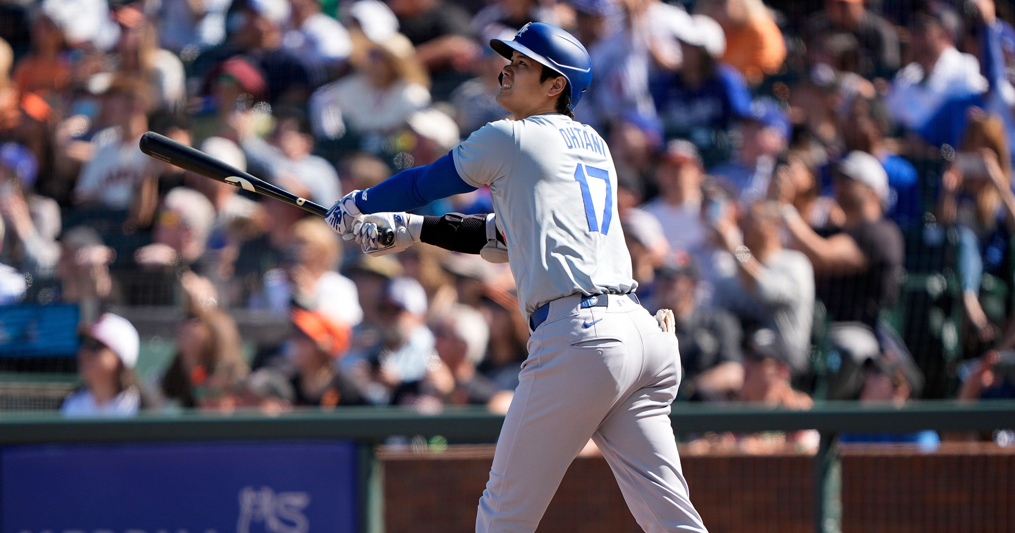 《本塁打トップ独走》大谷翔平、史上初「指名打者でMVP」は可能か？ 投票者の本音「WARが絶対的とは思わないが…」「SNSで炎上のリスクも」（2／2） - MLB - Number Web ...