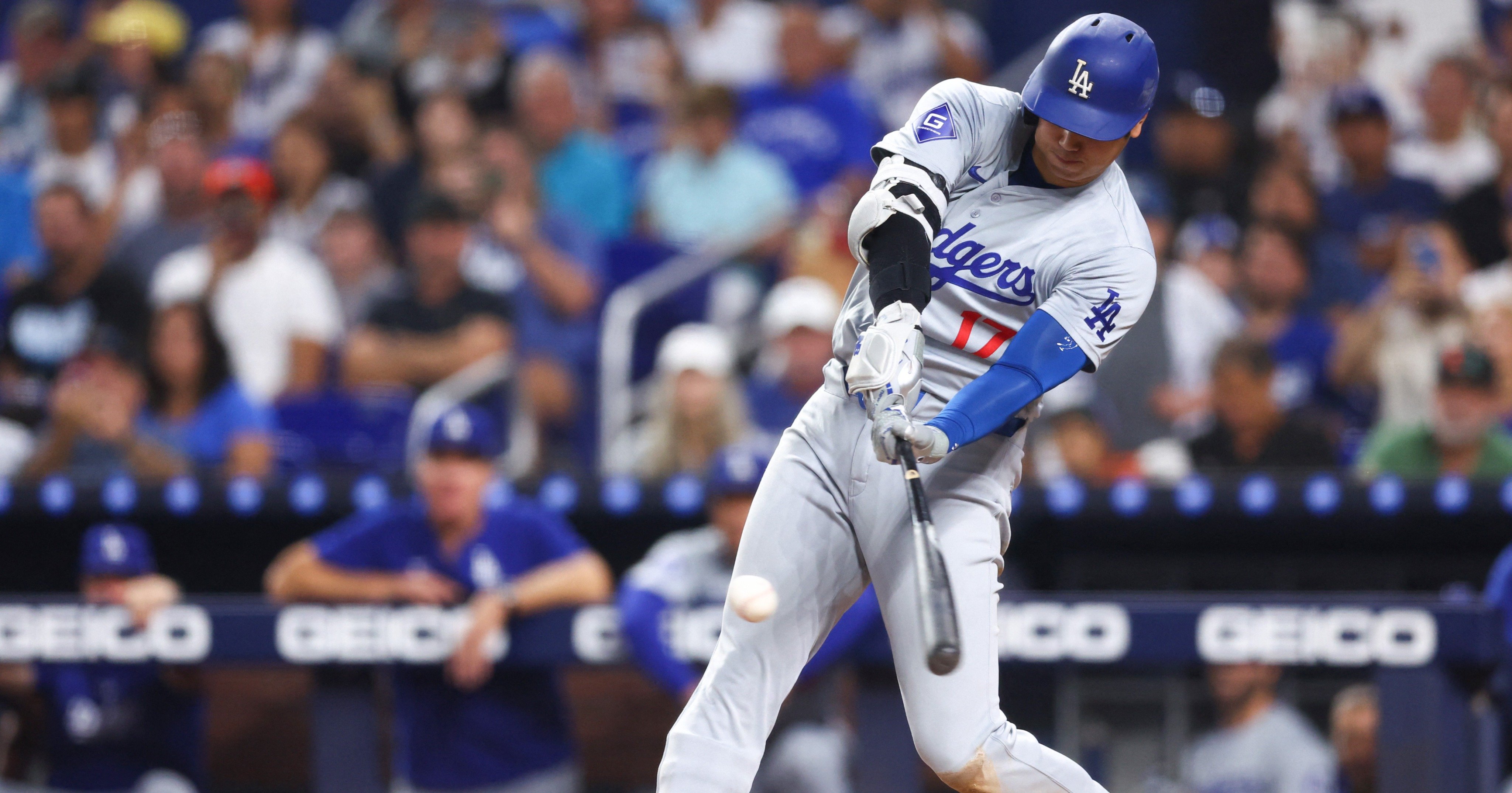 「日本人専属スタッフの有無は見直すべき」あるMLB球団職員の本音…日本人メジャーリーガー活躍の裏で賛否両論「身内意識が招く誤解」とは？ - MLB - Number Web - ナンバー